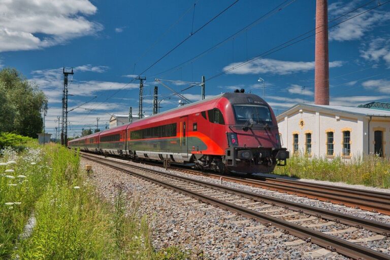 Express trains in Europe: EuroCity, Eurostar, TGV and ICE - Train-Ride.com